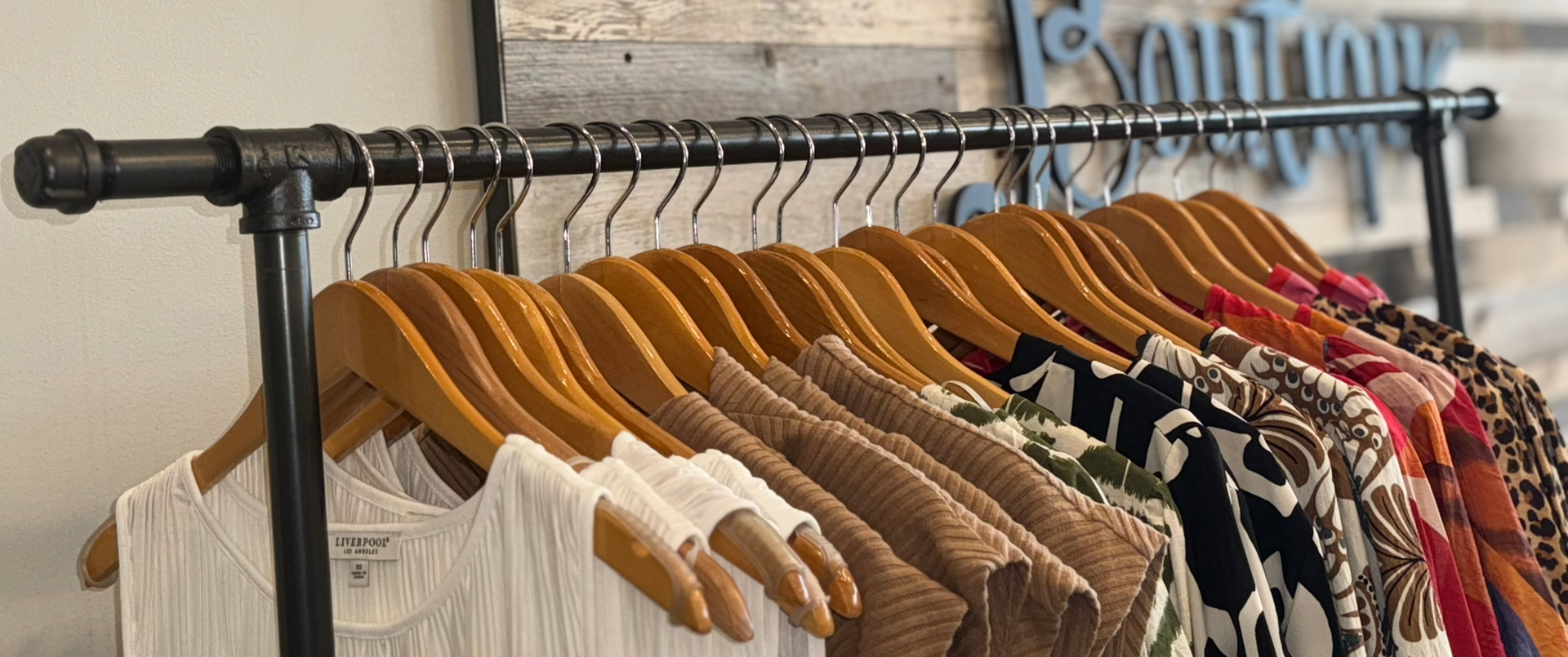 Tops – Mainstream Boutique Woodbury & Mendota Heights